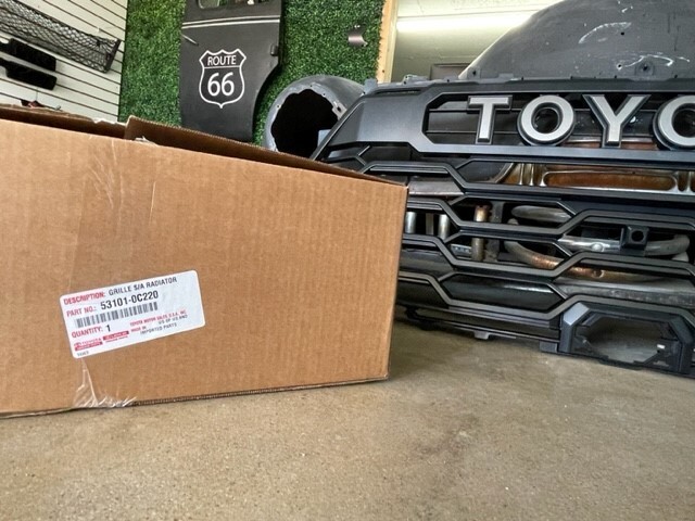 (1) Genuine Toyota 2022 & Newer Tundra TRD PRO Grill Insert 53101-0C220 ...