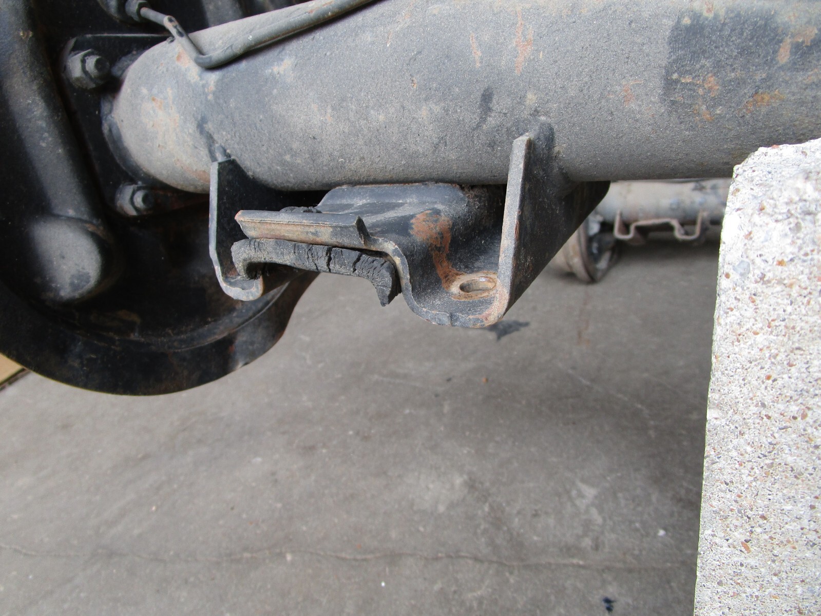 1967 Camaro RS SS Z28 12 bolt rear end housing code PF 3:31 Posi ...