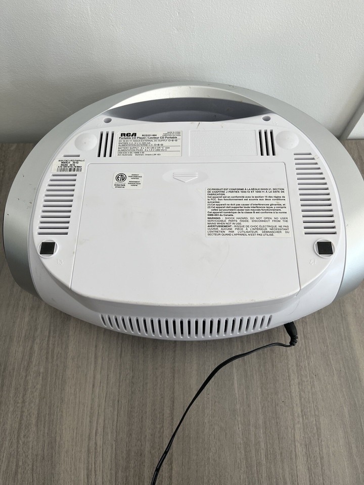 RCA RCD331WH Portable CD Player Boombox With AM/FM Radio-White In Box ...