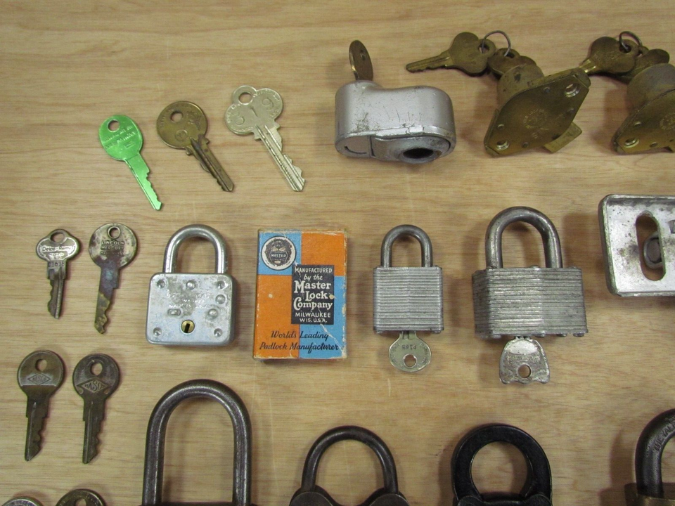Lot Of 23 Antique Vintage Padlock Locks & 58 Keys Yale Ilco Corbin ...