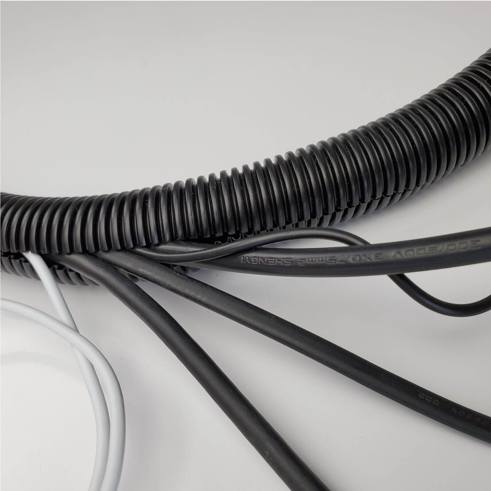Split Cable Conduit Flexible Convoluted Tubing Black Protection Tubing ...