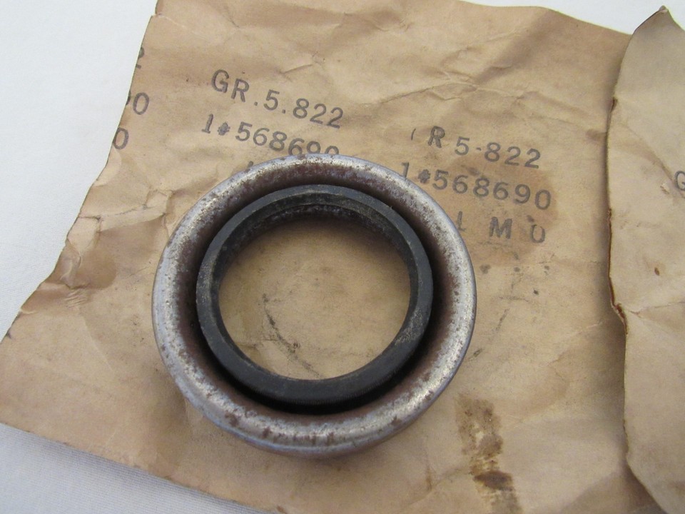 NOS 1956-64 Pontiac Olds P/8 98 88 Rear Differential Axle Bearing Seal ...