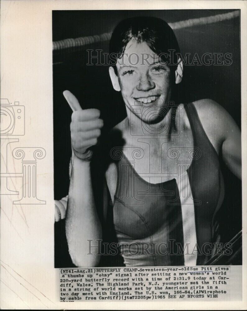 1965 Wirephoto Sue Pitt 17 gives thumbs up after setting new record 10 ...