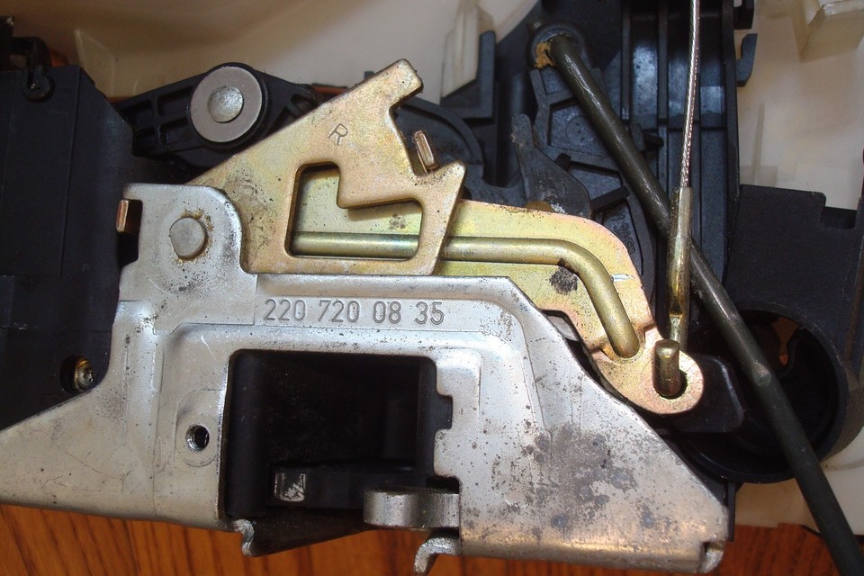 MERCEDES W220 S500 S-CLASS OEM Front Passenger Right Door Actuator Lock ...