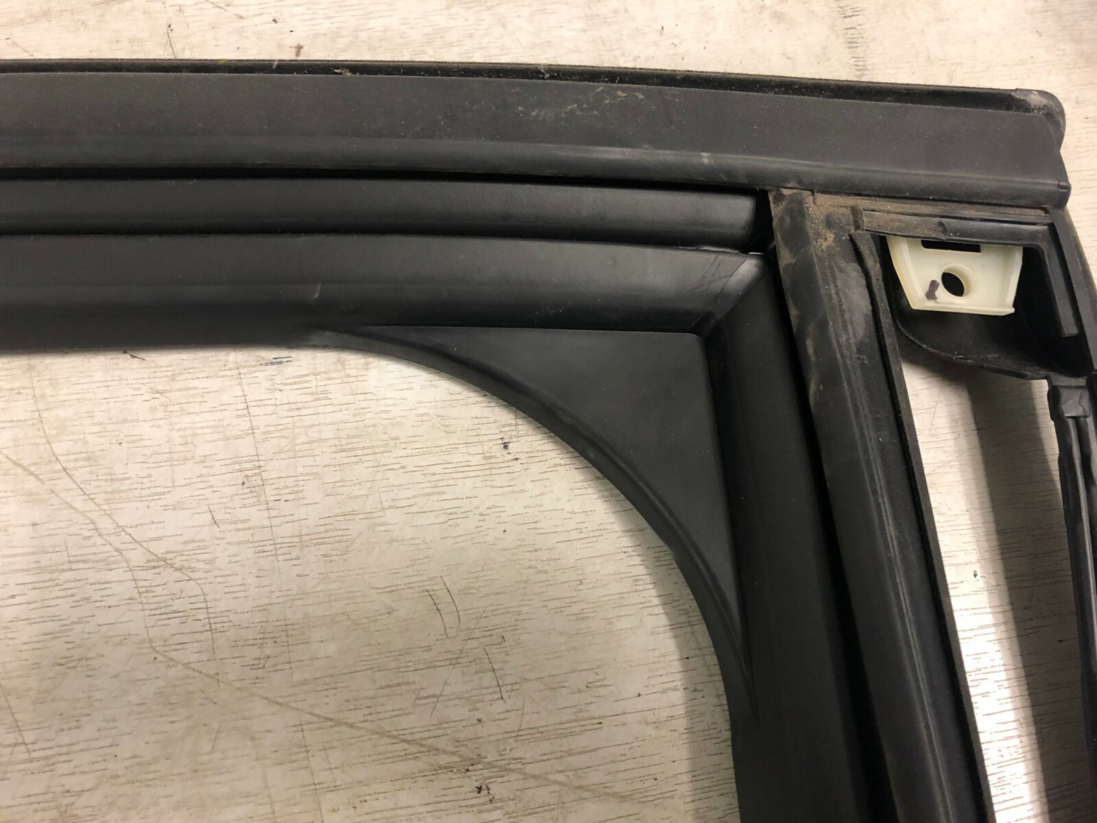 Ford focus window HATCH driver rear door quarter glass with NO CHROME ...