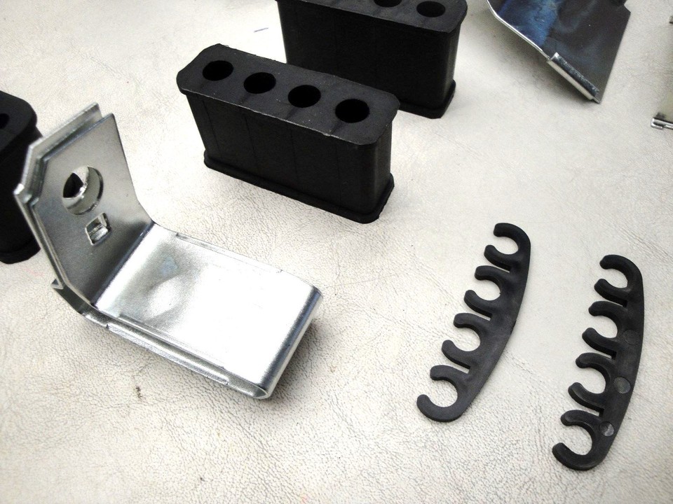 1954-1958 54 55 56 57 58 1959 Ford 272 292 312 Plug Wire Brackets ...