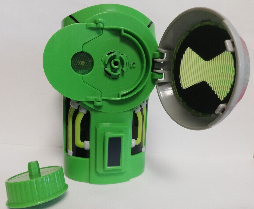 Ben 10 Omnitrix Revolution Ultimatrix Bandai 2010 CN + 2 figures ...