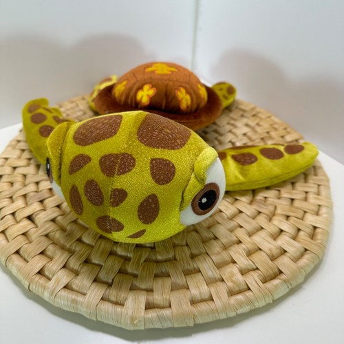 Disney Store Finding Nemo Squirt turtle 12" plush stuffed animal *no ...