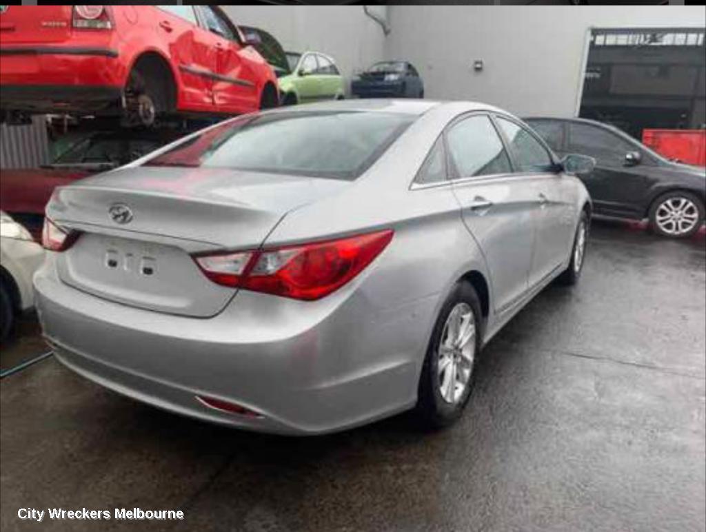 HYUNDAI I45 2012 Alternator PETROL, VALEO 110AMP, P/N 373002G500, YF ...