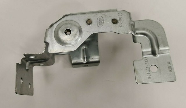 Genuine Land Rover Discovery Sport Right Front Wing Mounting Bracket ...