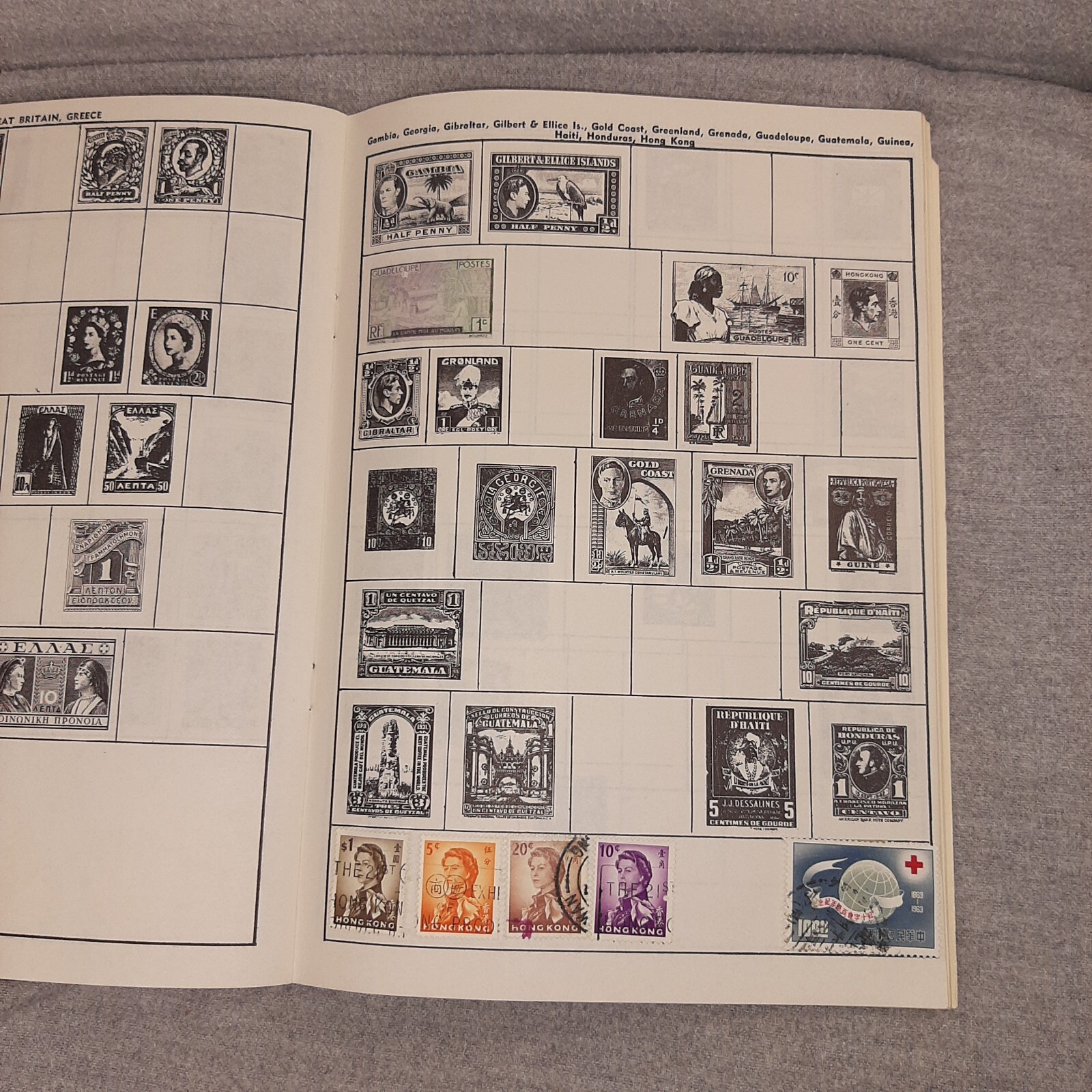 Fully Illustrated The Atlas Stamp Album Of The World, 1961 With 30 ...