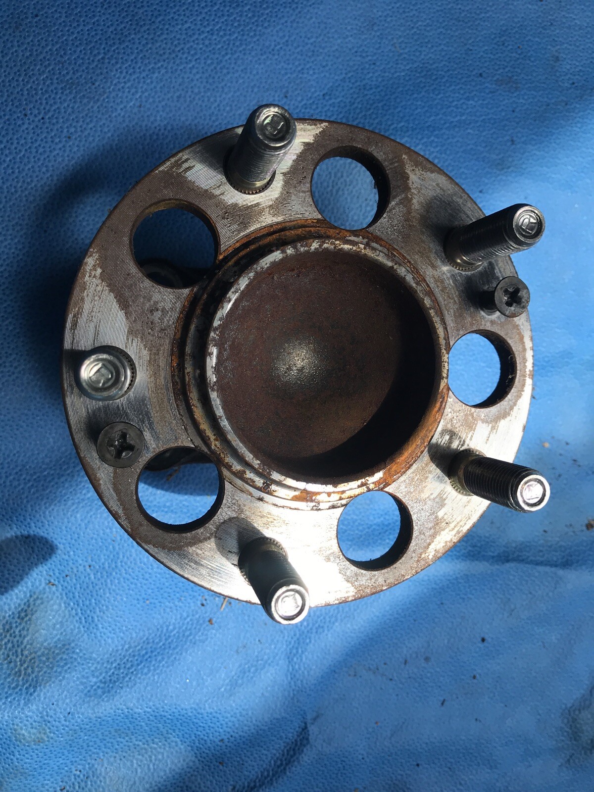 HUB & BEARING REAR WHEEL GENUINE!! HYUNDAI ELANTRA VELOSTER 2011-2016 ...