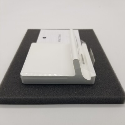 Apple iPad / IPhone Dock MC360ZM/A Model Number A1352 with audio port ...