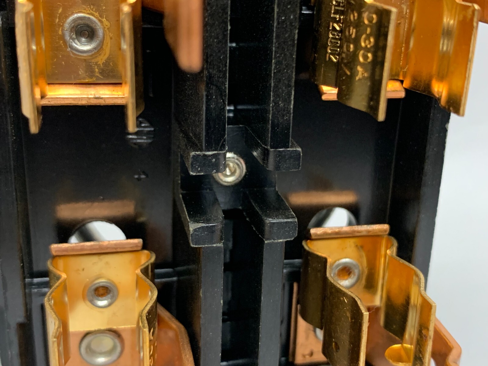 30 Amp General Switch Pull Out Lid Small Fuse 240V Notch Side Split Bar ...