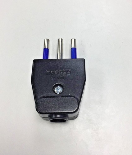 ITALIAN MAINS PLUG 250 VOLT RE WIREABLE 10AMP BLACK | eBay UK