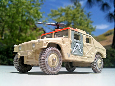 Corgi AM General HMMWV Hummer US Army Desert Storm Fighting Machine 1: ...