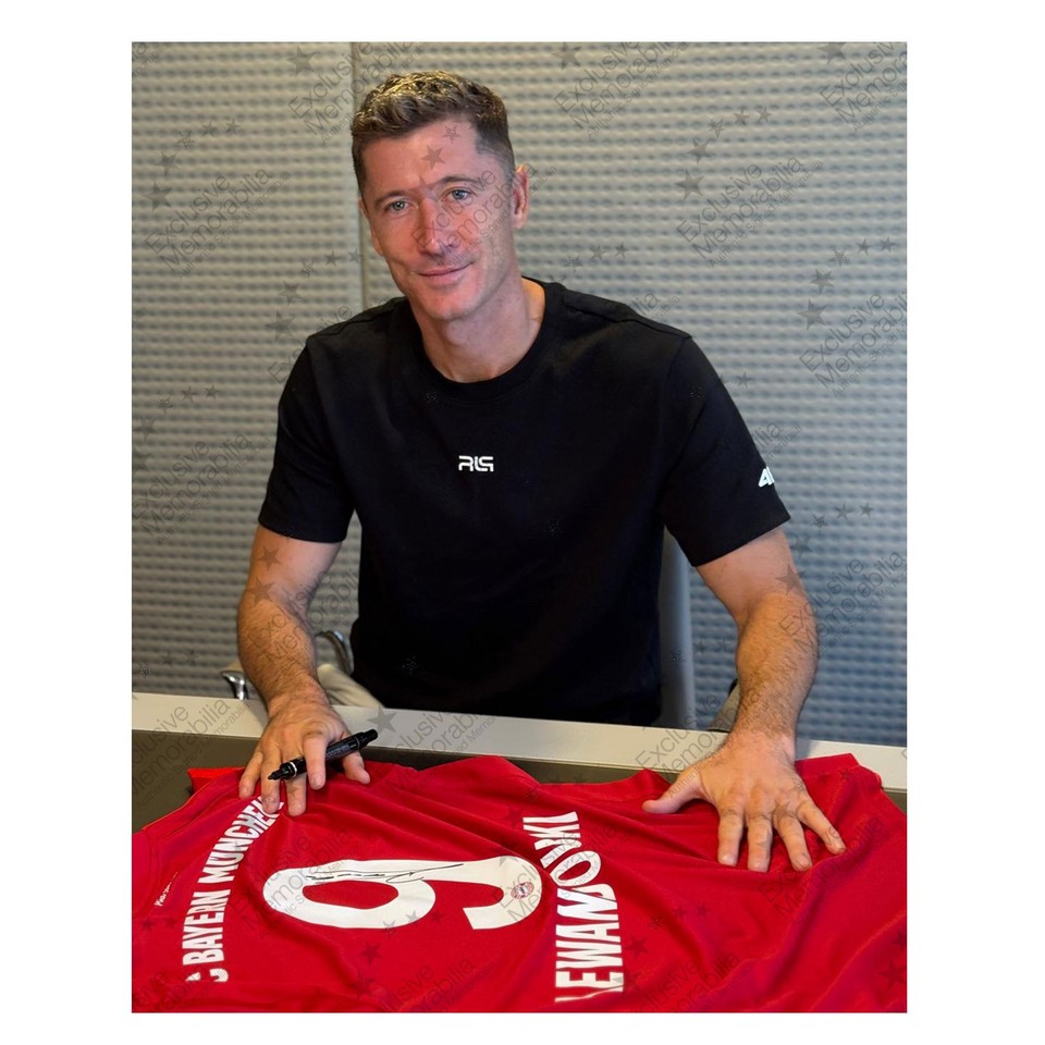 Robert Lewandowski Signed Original Bayern Munich 2019-20 Home Shirt ...