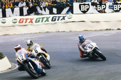 Steve Parrish Yamaha leads Dave Potter Yamaha 1976 Motorcycle Racing ...