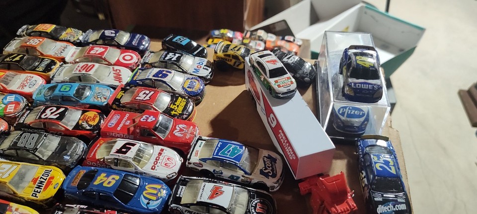 🏁 Huge NASCAR Diecast Lot – 89 Loose 1:64 Cars – Next-Gen, Classics ...