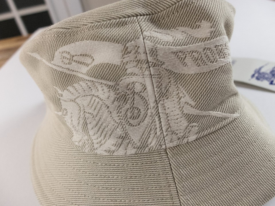 (NO CUSTOMS TAX) BURBERRY beige EKD knight logo cotton bucket hat Size ...
