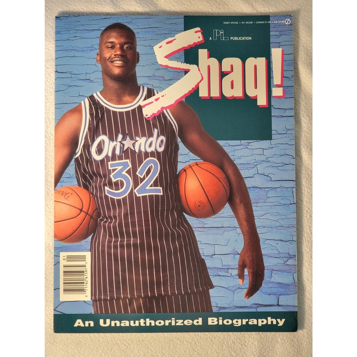 Jeune Shaq Shaquille O'Neal Gives A Ring To A Young Man – Bijoux4men