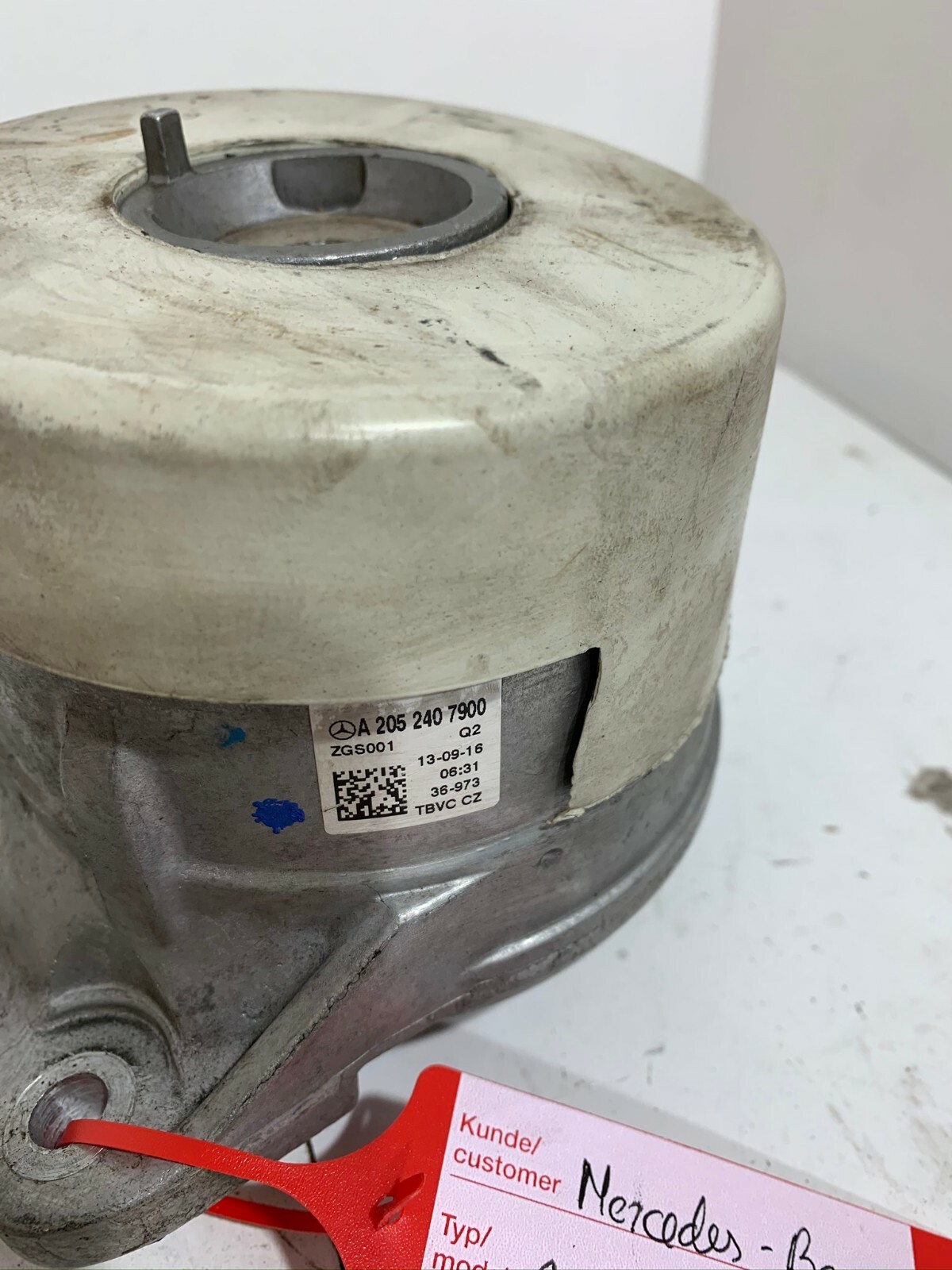 GENUINE MERCEDES GLC , C CLASS W205 RIGHT SIDE ENGINE MOUNT A2052407900 ...