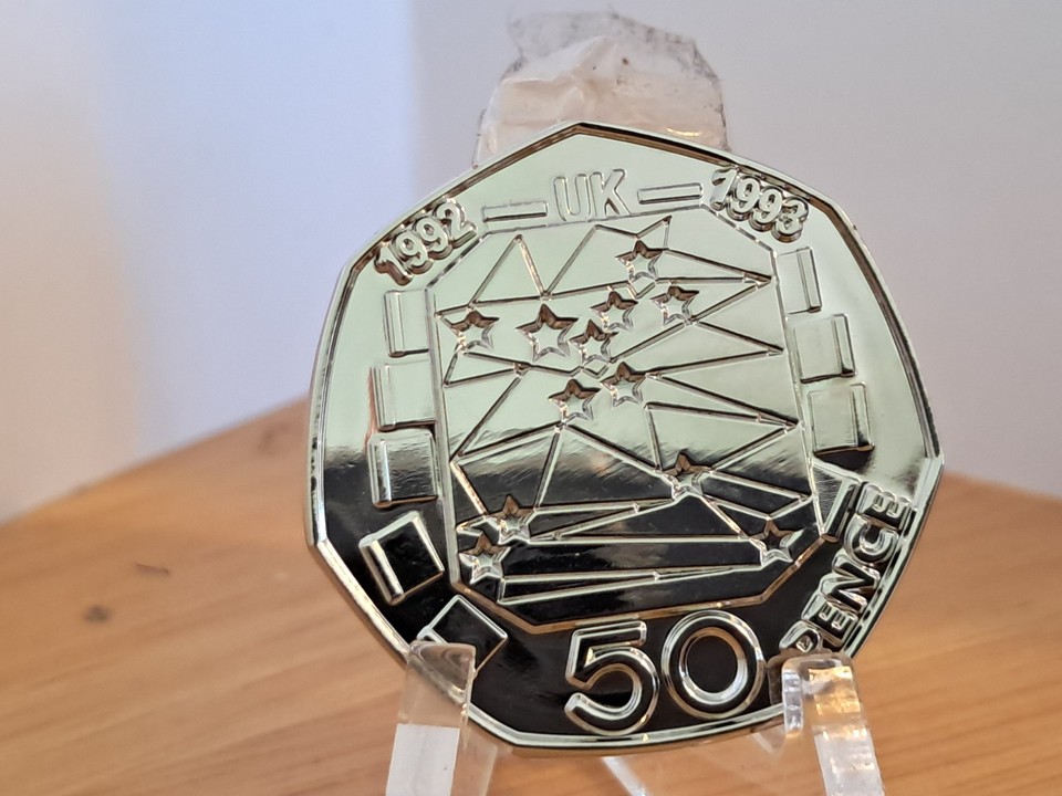 1992-1993 Elizabeth II 50p Coin Dual Dated EEC - COPY COIN iom manx man ...
