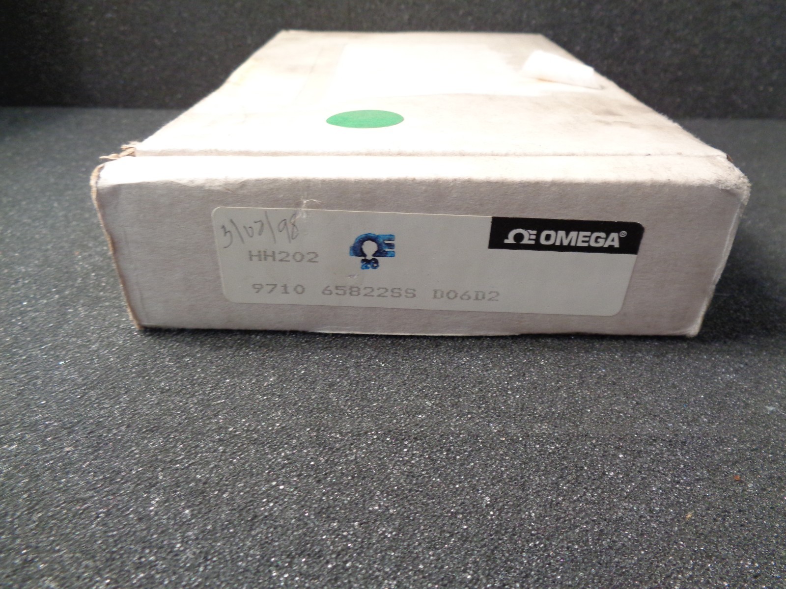 Omega HH202 Handheld Digital Thermometer | eBay