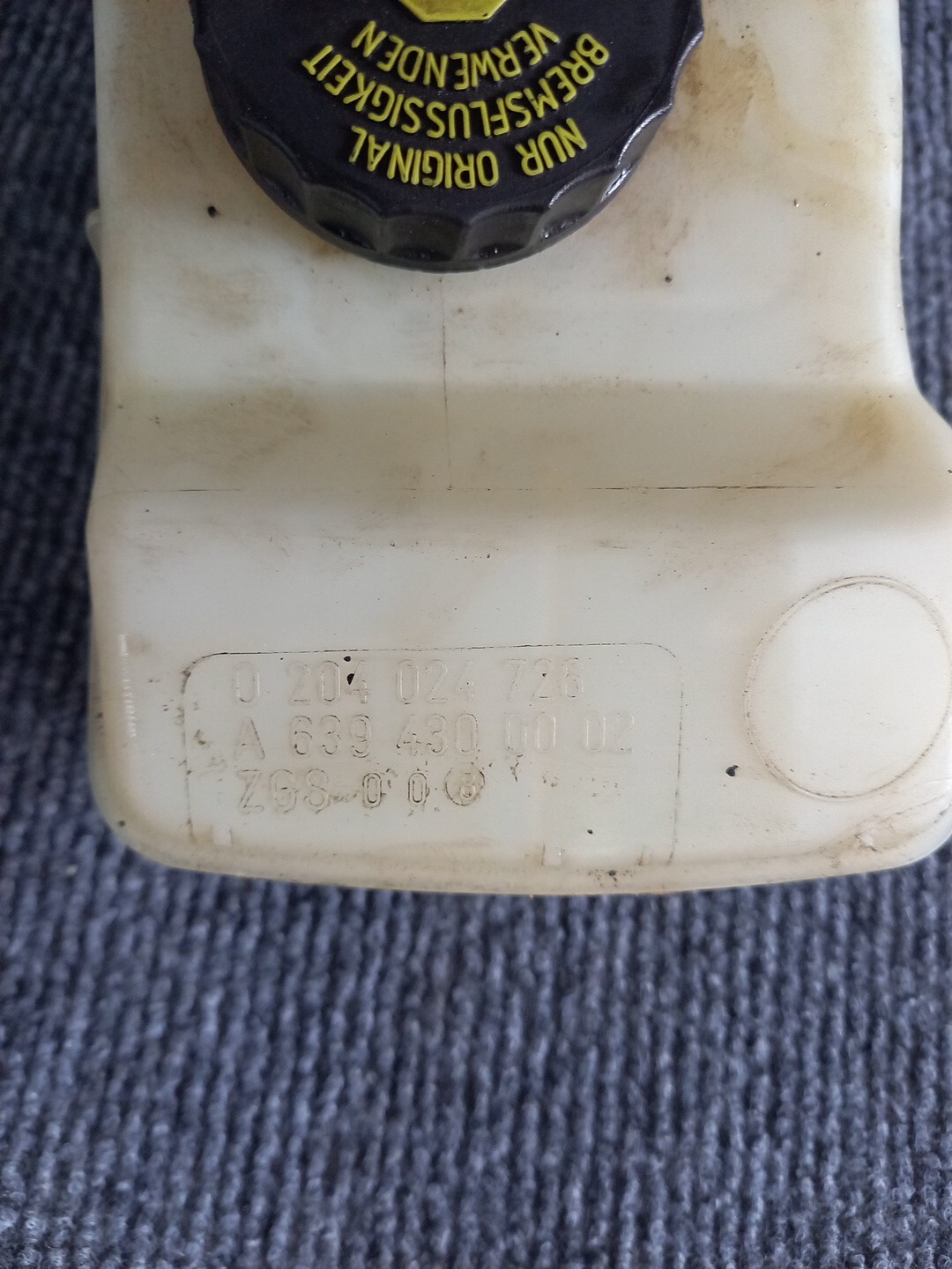 MERCEDES VITO MK2 W639 03-22 BRAKE FLUID RESERVOIR TANK A6394300002/d3 ...