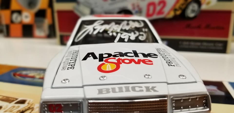 "AUTOGRAPHED" MARK MARTIN #02 APACHE STOVE 1982 BUICK REGAL 1/24 NASCAR ...