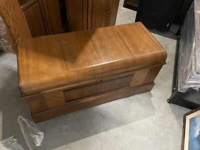 1900-1950 - Roos Cedar Chest