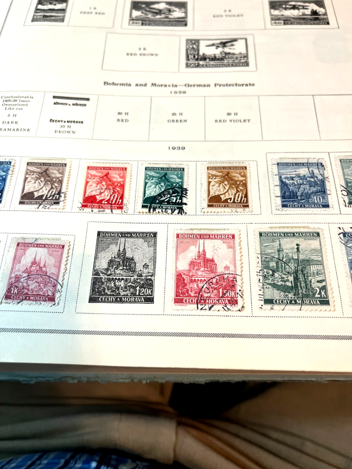 THE SCOTT INTERNATIONAL POSTAGE STAMP ALBUM USA & A-Z, 700+ stamps ...