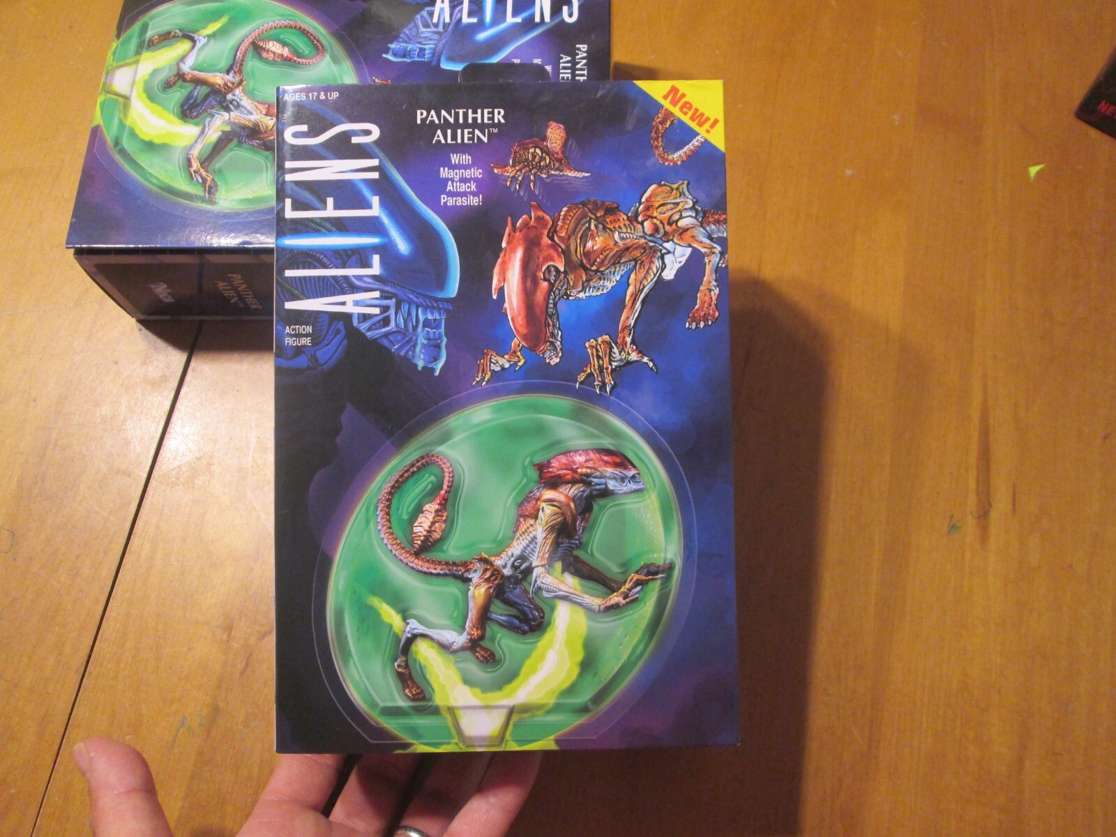 NECA ALIENS PANTHER ALIEN WITH MAGNETIC ATTACK PARASITE Action Figure ...