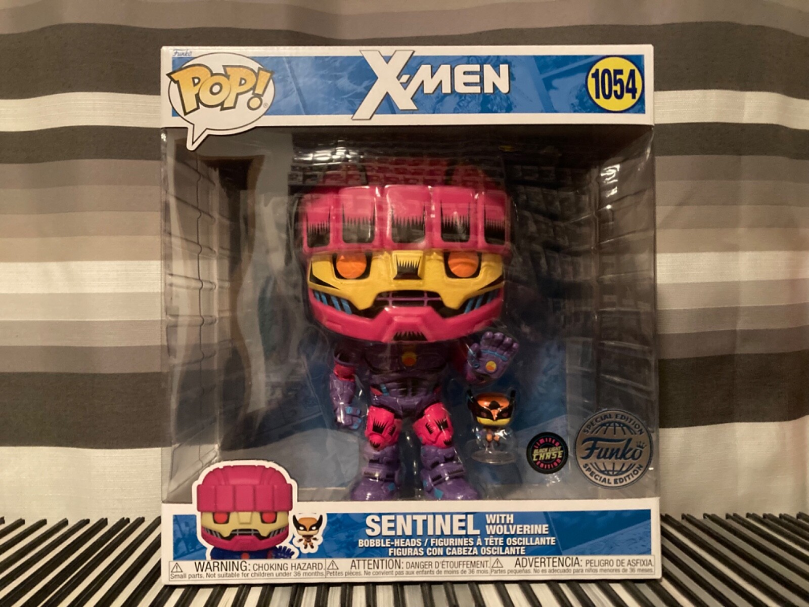 Funko POP Sentinel with Wolverine Blacklight Chase X-Men Marvel | eBay
