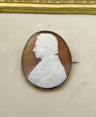 18 Karat Yellow Gold Cameo Barry Webber Brooch | eBay