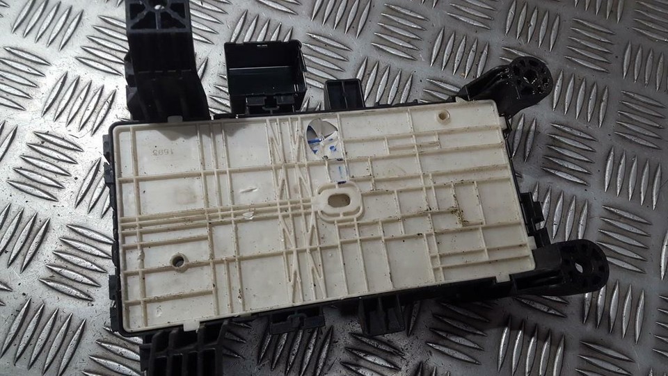 3861084f21 Boîte à fusibles 38610-84f21 1304 7e28 for Suzuki Gr ...