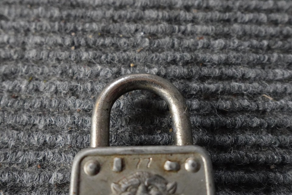 Vintage Master Lock Co. #77 Lion Head Padlock with Key Works | eBay