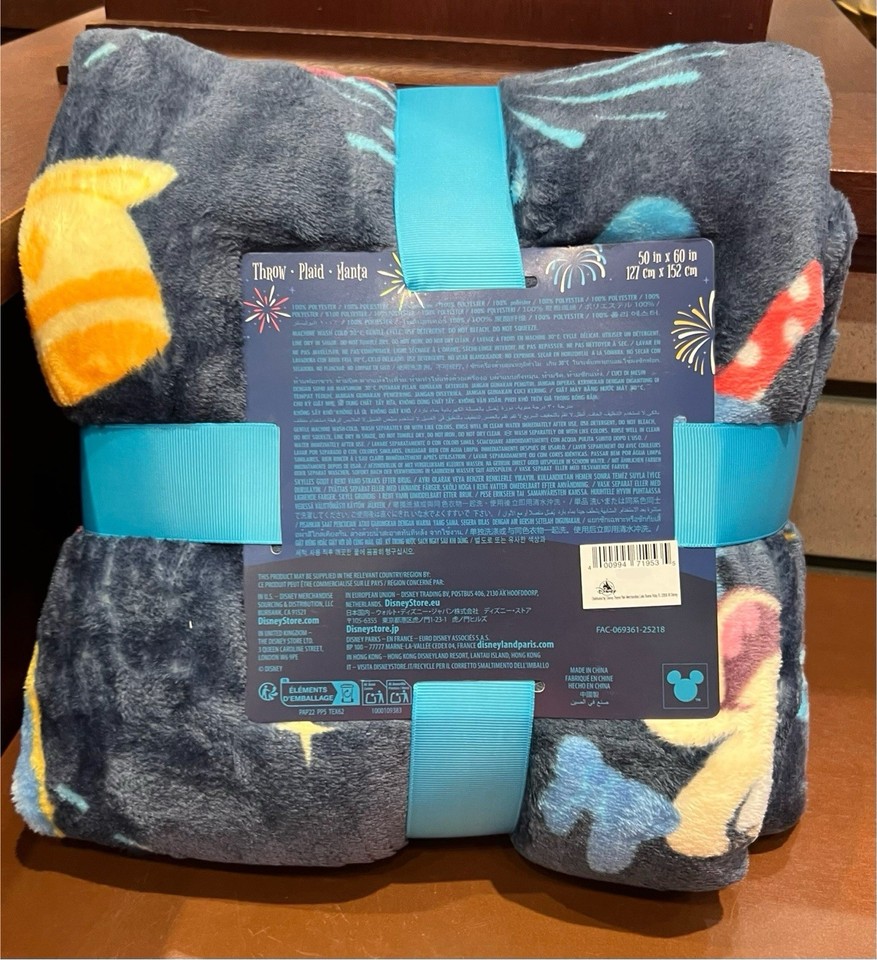 Disney Parks 2026 4 Parks Mickey & Friends Castle EPCOT Throw Blanket ...
