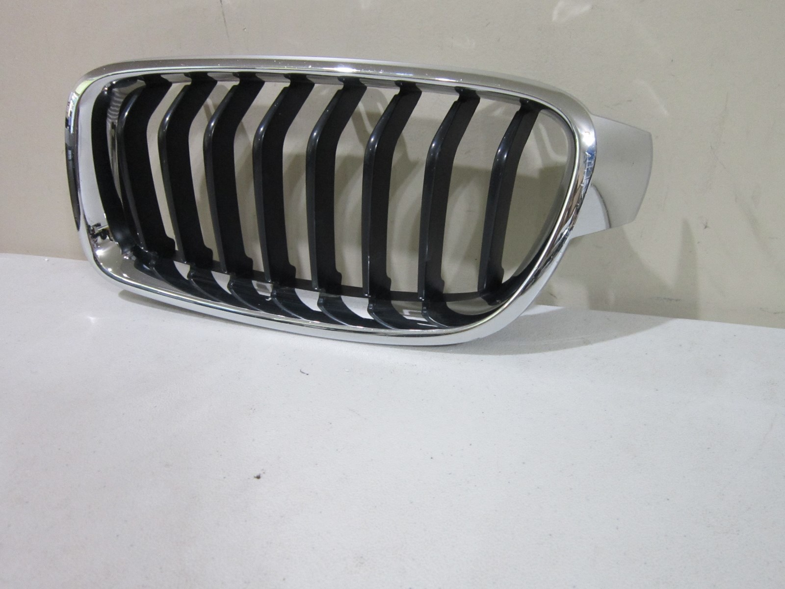 BMW 3 SERIES 12-14 FRONT LEFT KIDNEY GRILLE W/CHROME TRIM RING OEM ...