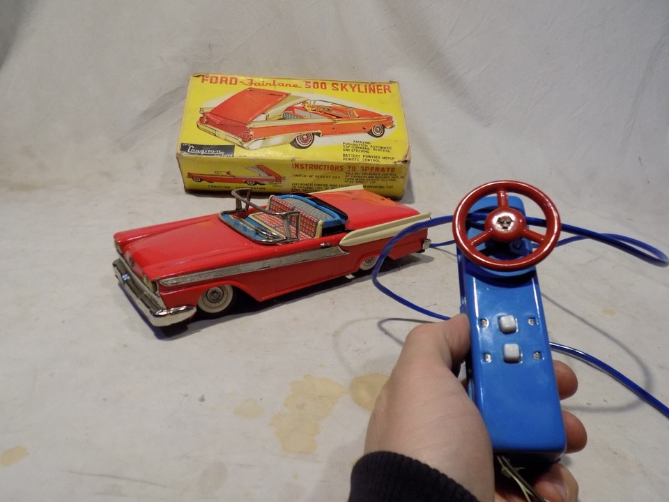 CRAGSTAN 1959 FORD FAIRLANE RETRACTABLE TIN REMOTE CONTROL CAR JAPAN ...