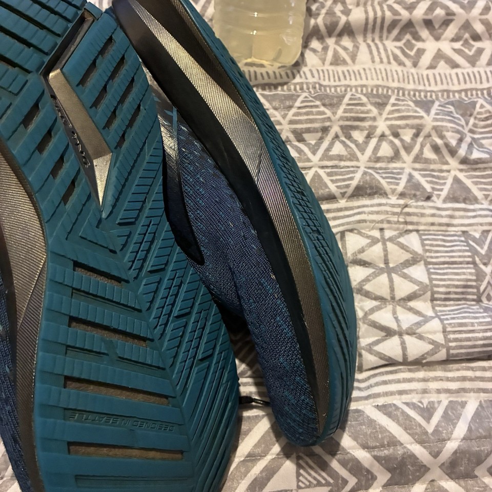 Mens Size 9 Brooks Levitate Blue And Black | eBay