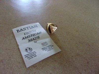 Bastian IAM Machinist Machinist's Pin 40 years Union Made metal gold ...