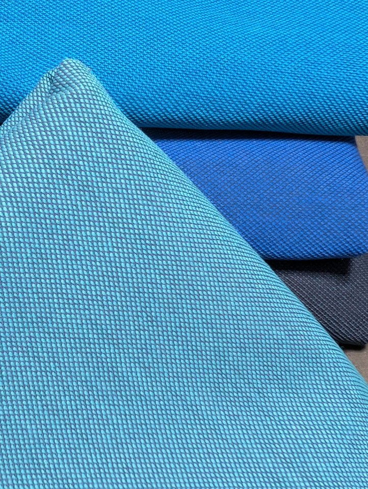 2.36 yd Kvadrat Steelcut Trio 3 983 Blue & Purple Wool Upholstery ...
