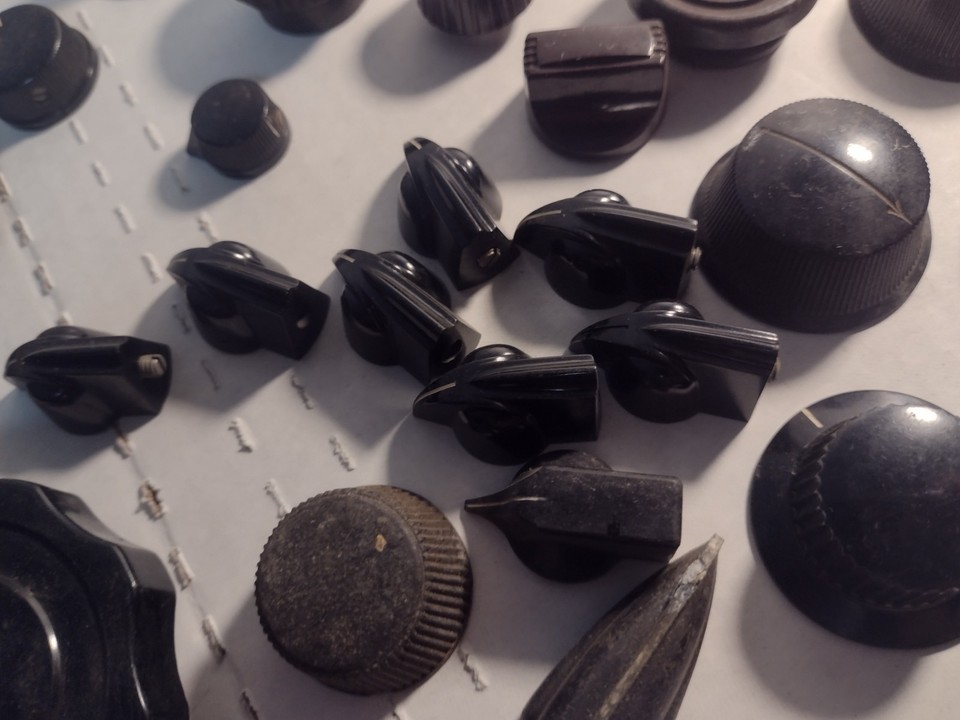 LOT OF VINTAGE KNOBS RADIO ETC . DAKA WARE +++ | eBay