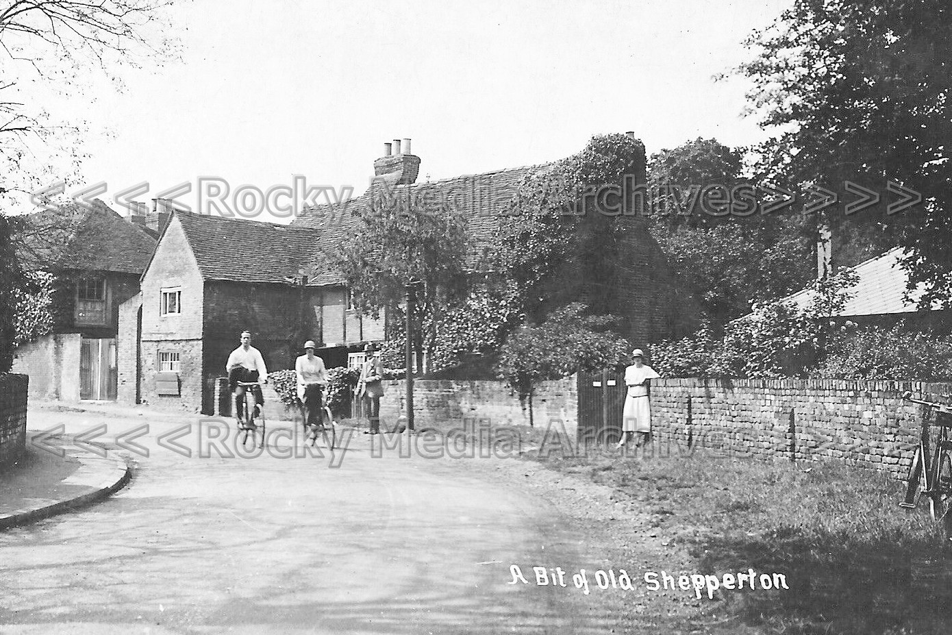 pdd-58 A Bit Of Old Shepperton, Surrey 1920’s. Photo | eBay UK