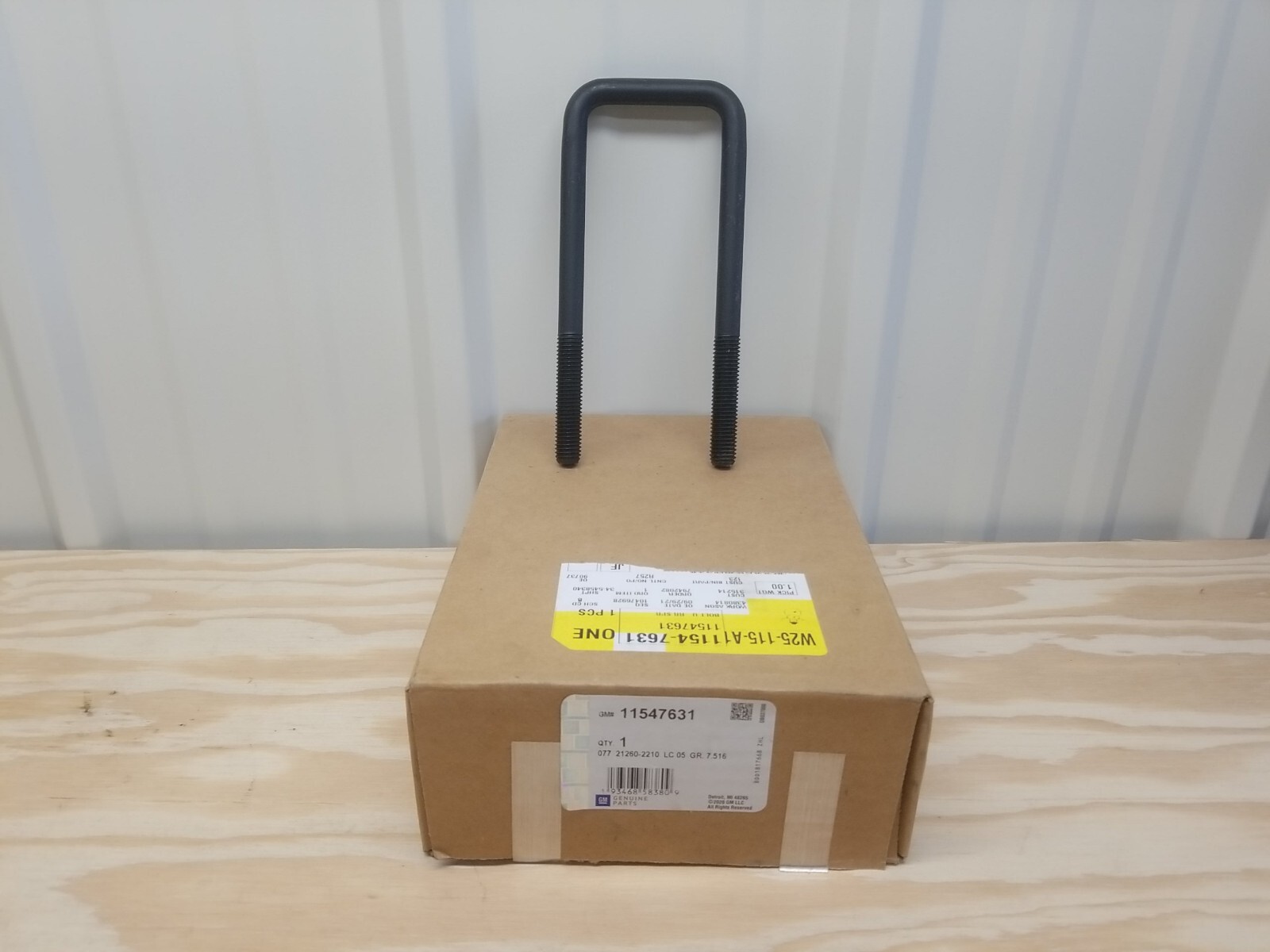 GM 11547631 U Bolt, Rear Axle 2019-2021 Silverado & Sierra 2015-2021 ...