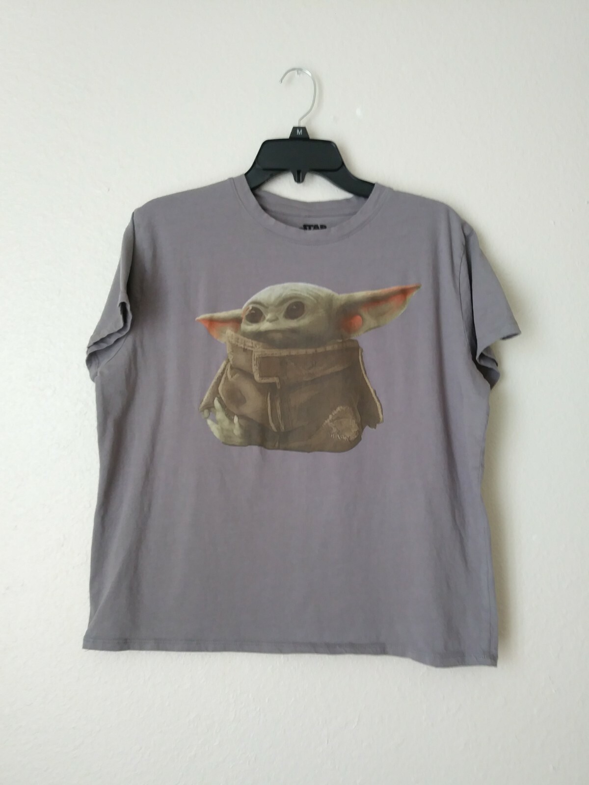 Juniors womens Star Wars baby Yoda graphic crop lengt… - Gem