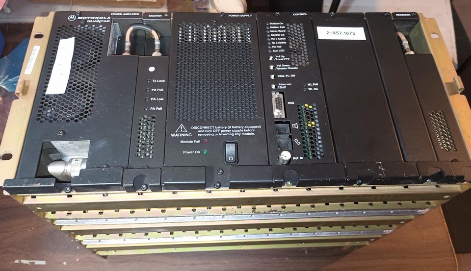 Motorola Quantar Base Station Repeater Model T5365A complete with all ...