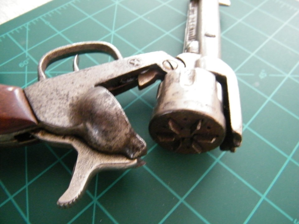 Vintage Kilgore Big Horn Cast Iron Cap Gun | eBay