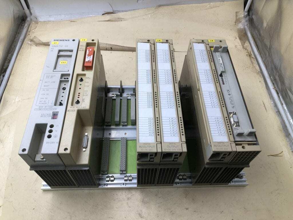 Siemens SIMATIC S5 6ES5 943-7UB11 PLC CPU w/ Digital I/O, Adapt Casing ...